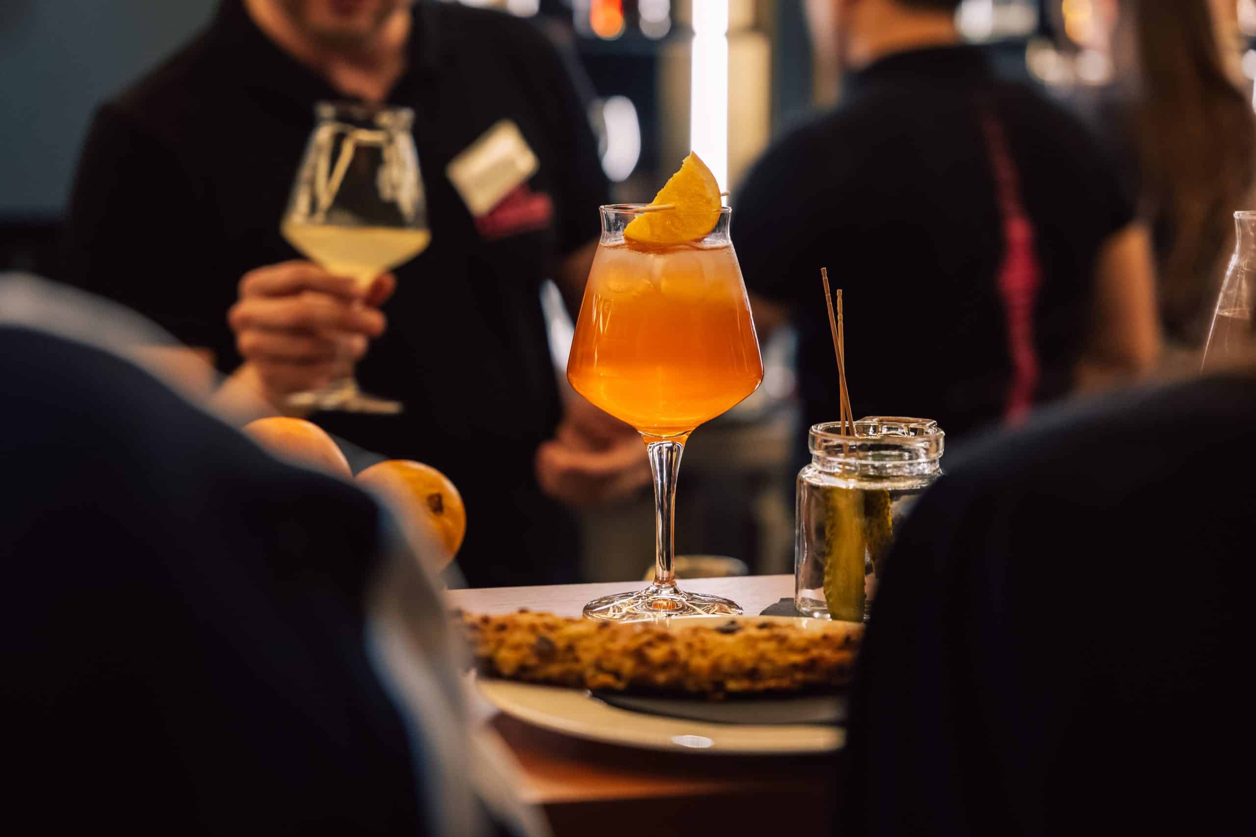 Sphere Bar – Bar mit Aussicht & leckeren Getränken